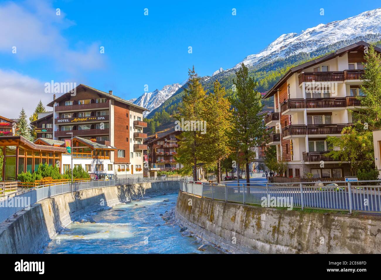 Zermatt, Switzerland street view and Matterhorn Stock Photo - Alamy