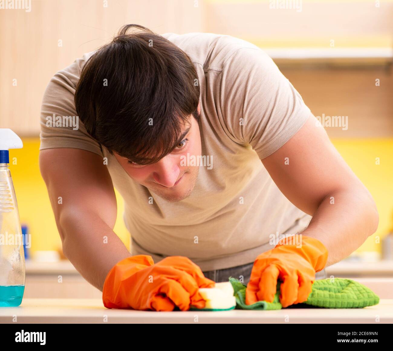 Washing plates in protective hi-res stock photography and images - Alamy