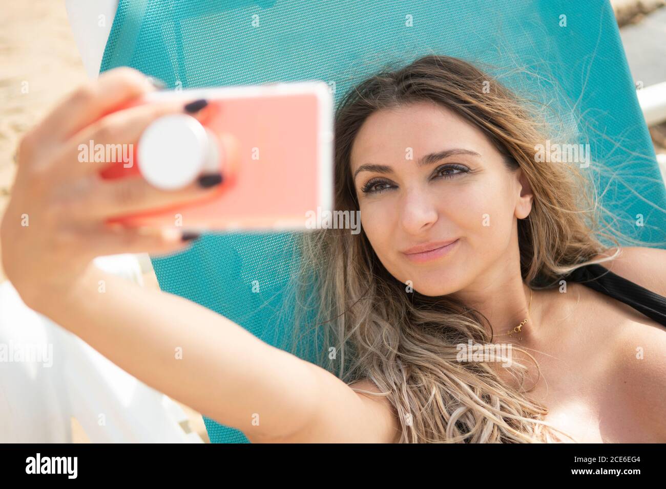 Woman taking selfie picture hi-res stock photography and images - Alamy