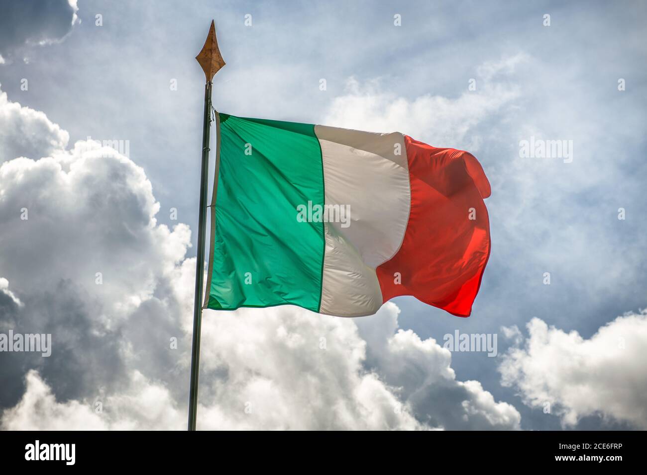 Italian flag waving hi-res stock photography and images - Alamy