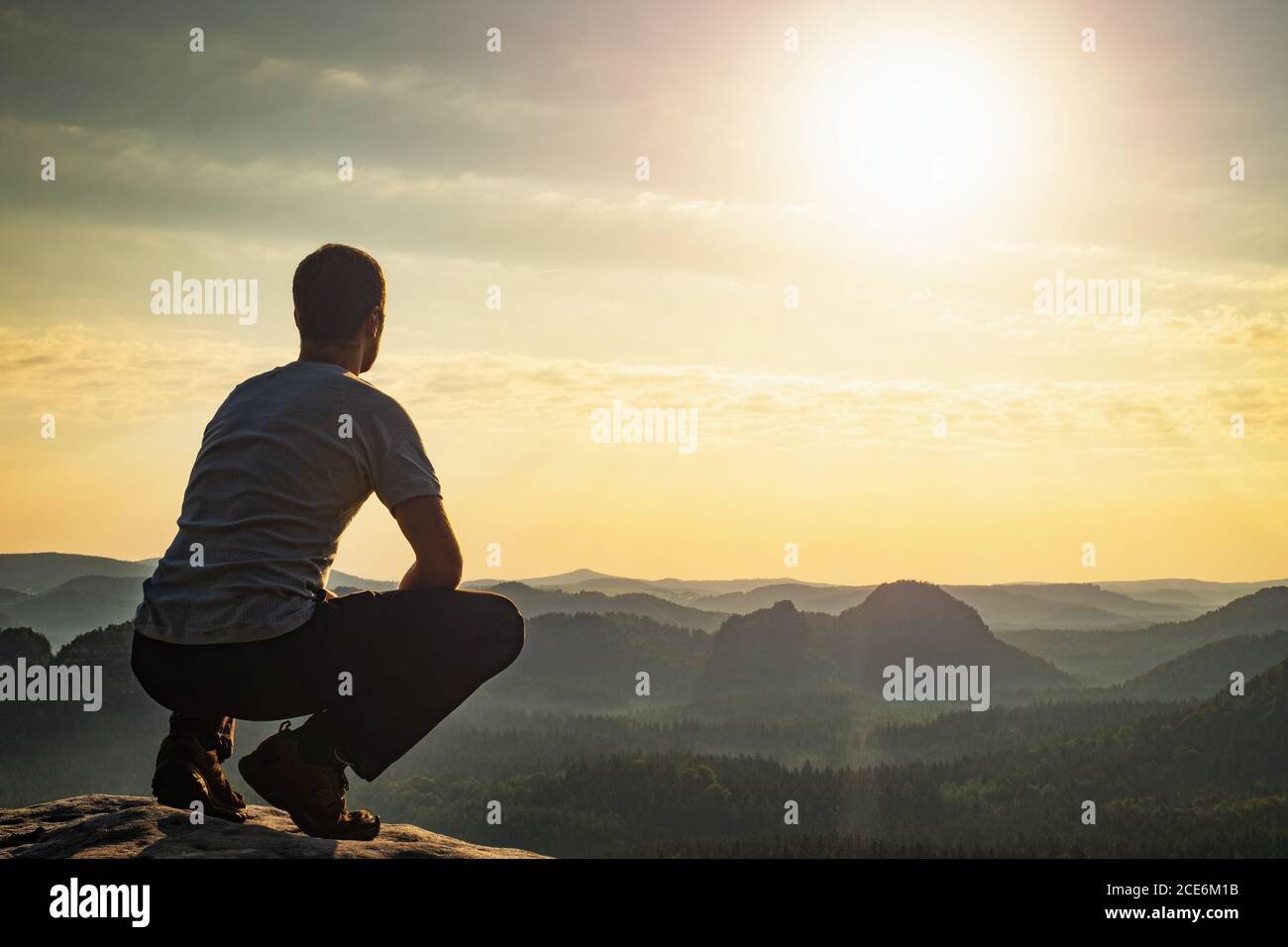 Man sitting silhouette hi-res stock photography and images - Alamy