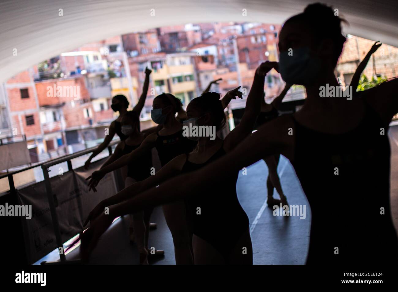 Can can dance girls hi-res stock photography and images - Alamy