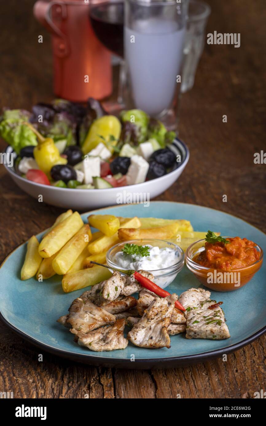 Griechisches souvlaki gyros hi-res stock photography and images - Alamy