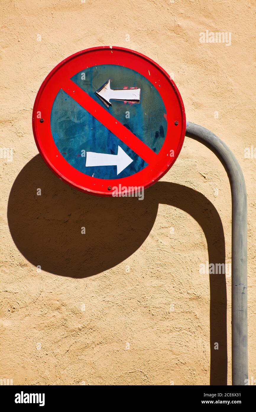 Absolute no stopping sign hi-res stock photography and images - Alamy