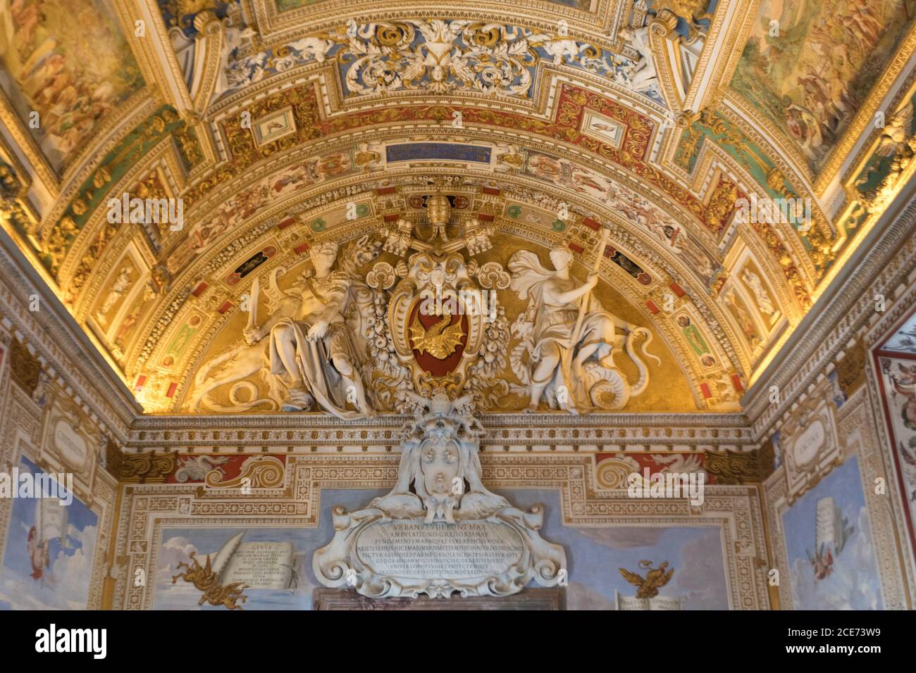 Stone statue inside vatican museum hi-res stock photography and images ...