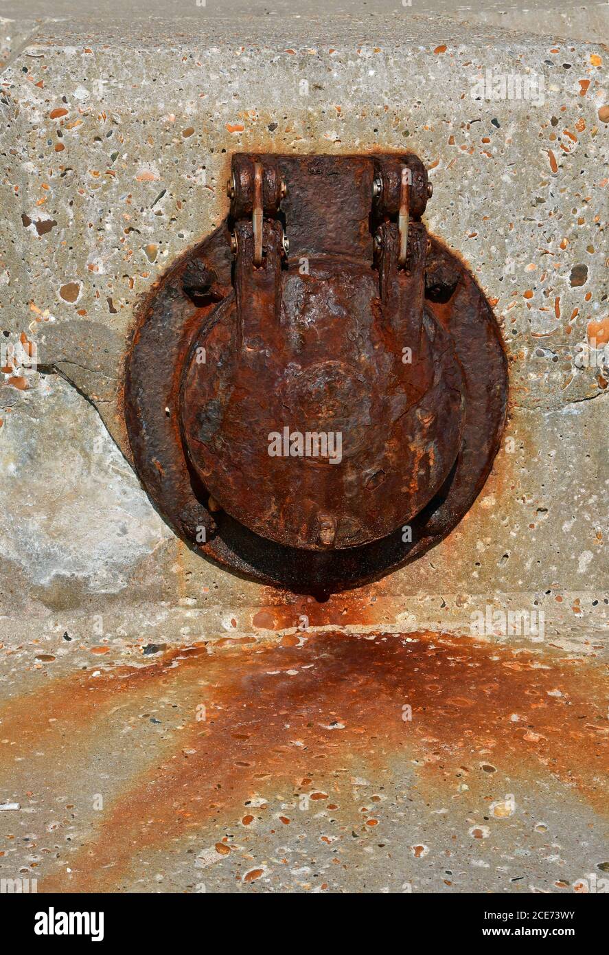 Overflow drain hi-res stock photography and images - Alamy