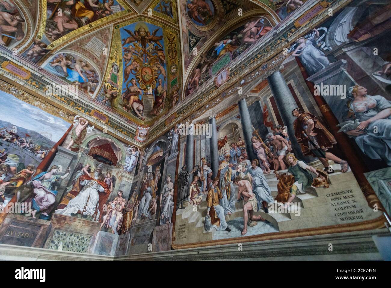 Stone statue inside vatican museum hi-res stock photography and images ...