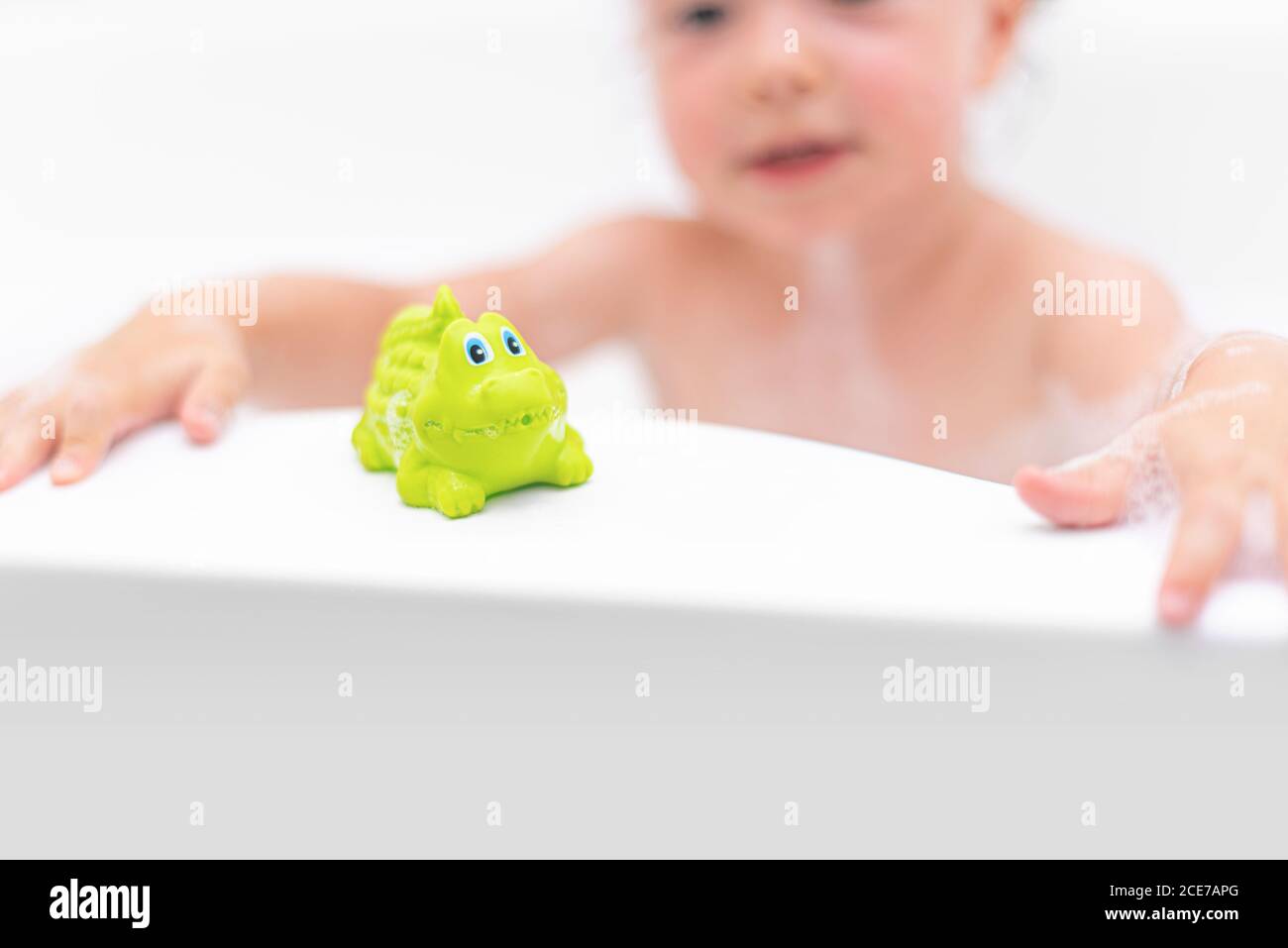 A child girl bathes in a bath Stock Photo - Alamy