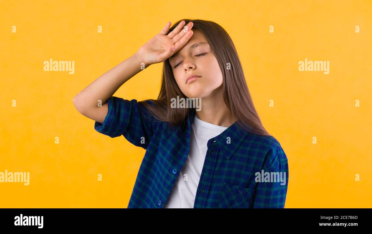 Sad girl talking hi-res stock photography and images - Alamy