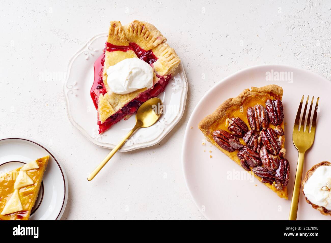 Pecan pie from above hi-res stock photography and images - Alamy