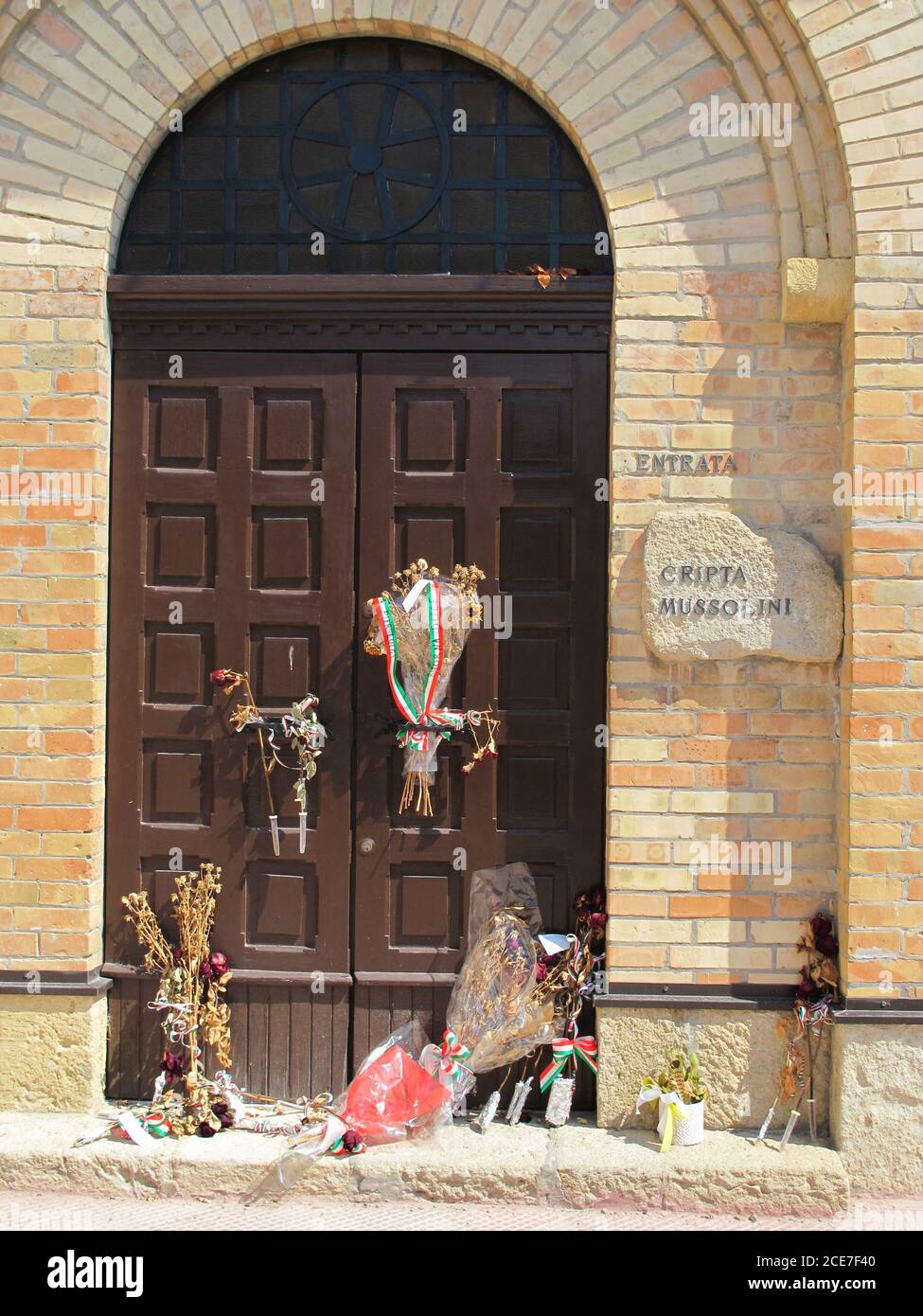 Crypt of benito mussolini hi-res stock photography and images - Alamy