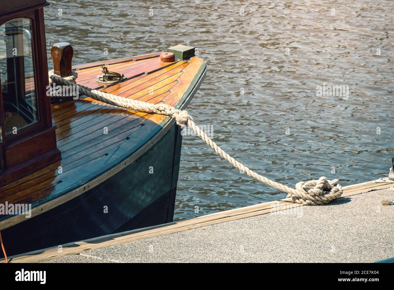 Docking boat knot hi-res stock photography and images - Alamy