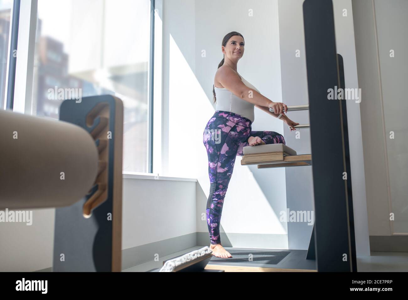 Overweight woman in gym hi-res stock photography and images - Alamy