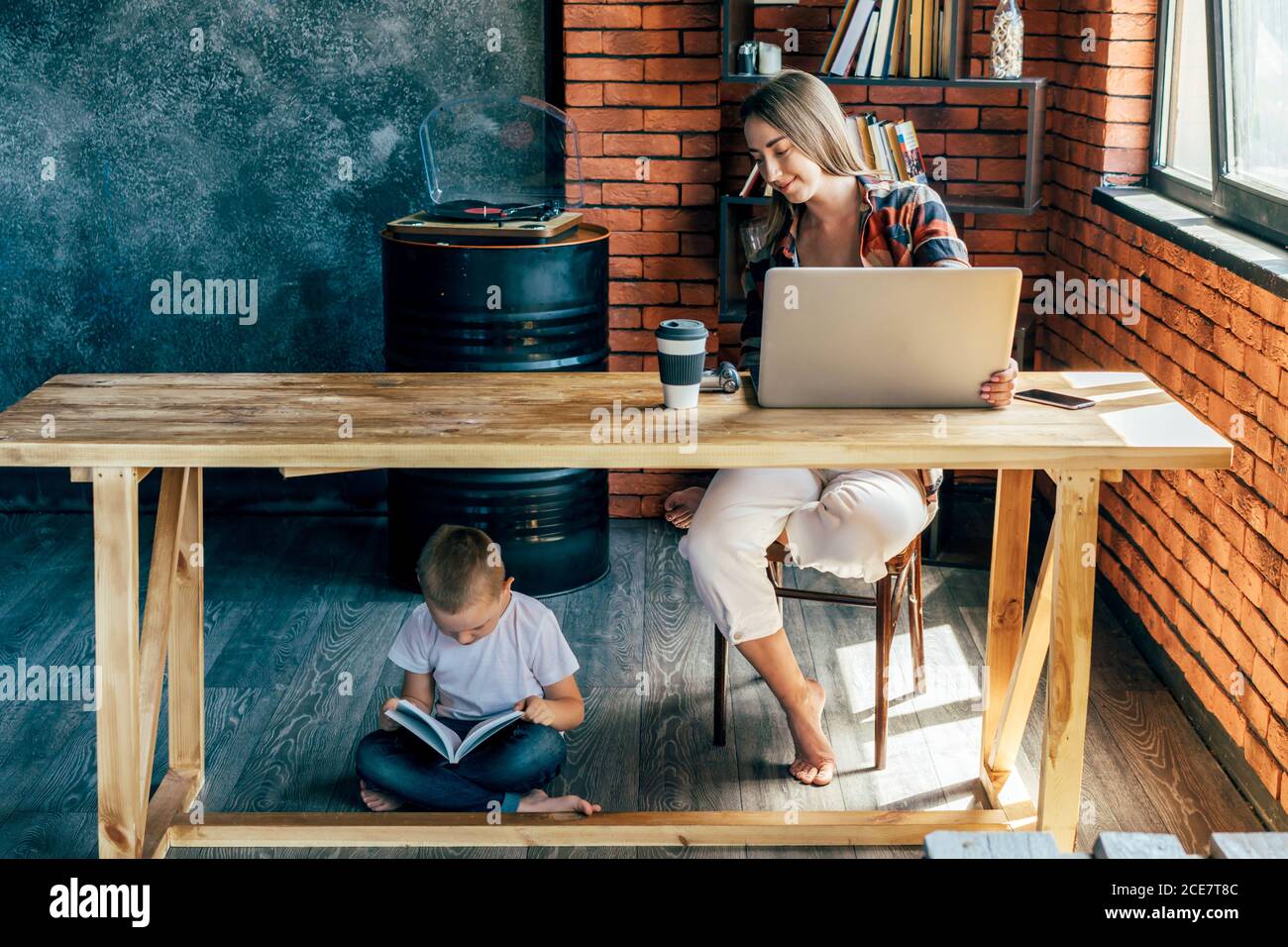 Legs Under Table High Resolution Stock Photography and Images - Alamy