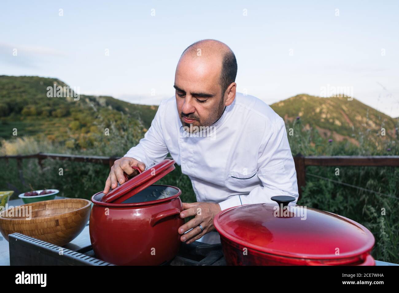 Chef smelling food hi-res stock photography and images - Alamy