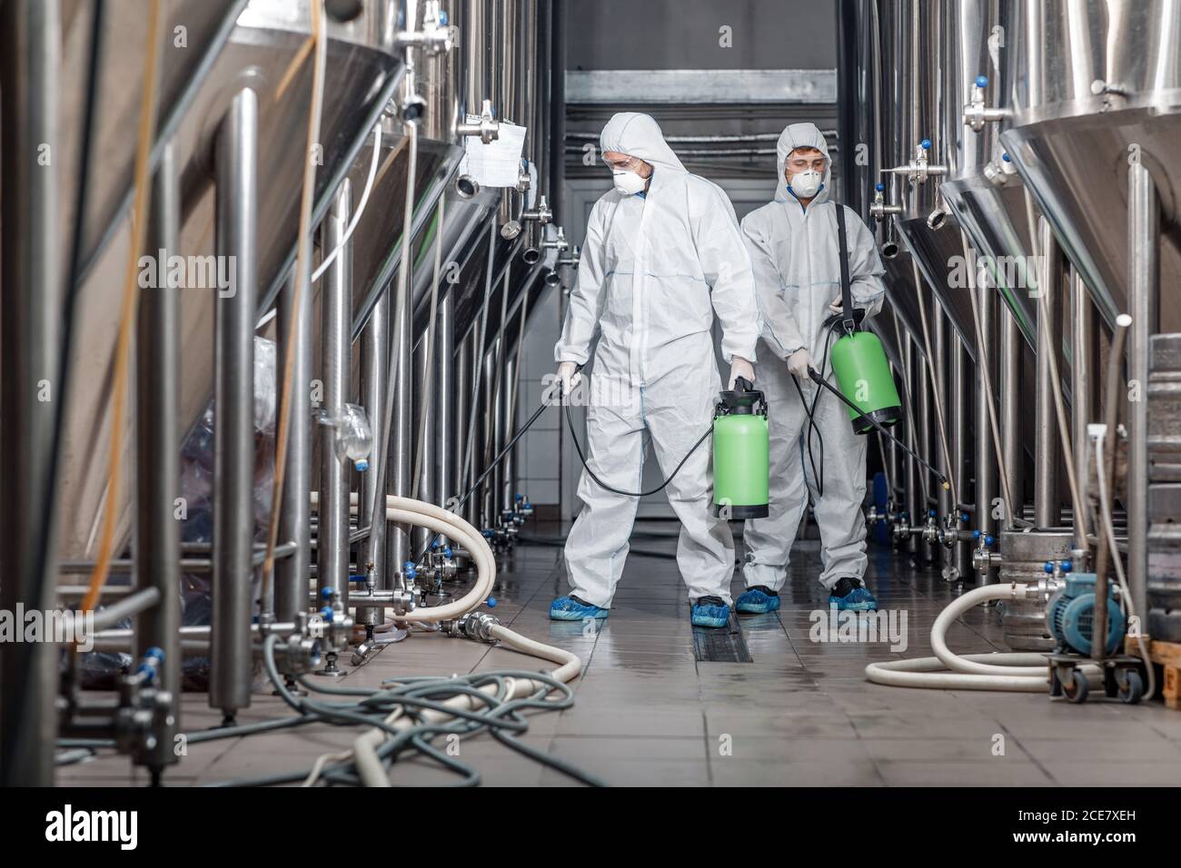 Chemical plant workers hi-res stock photography and images - Alamy
