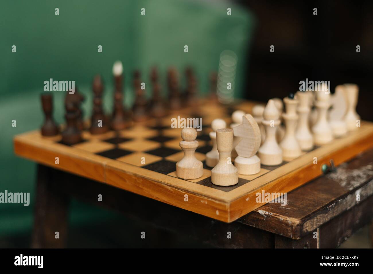 Chess pieces one side of board hi-res stock photography and images - Alamy