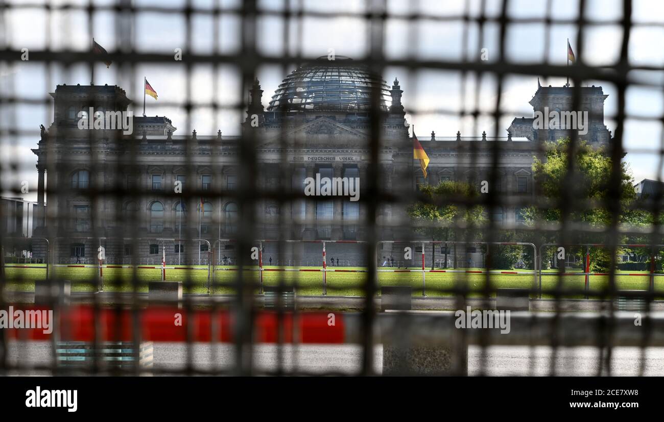 Berlin, Germany. 31st Aug, 2020. The Reichstag can be seen through the ...