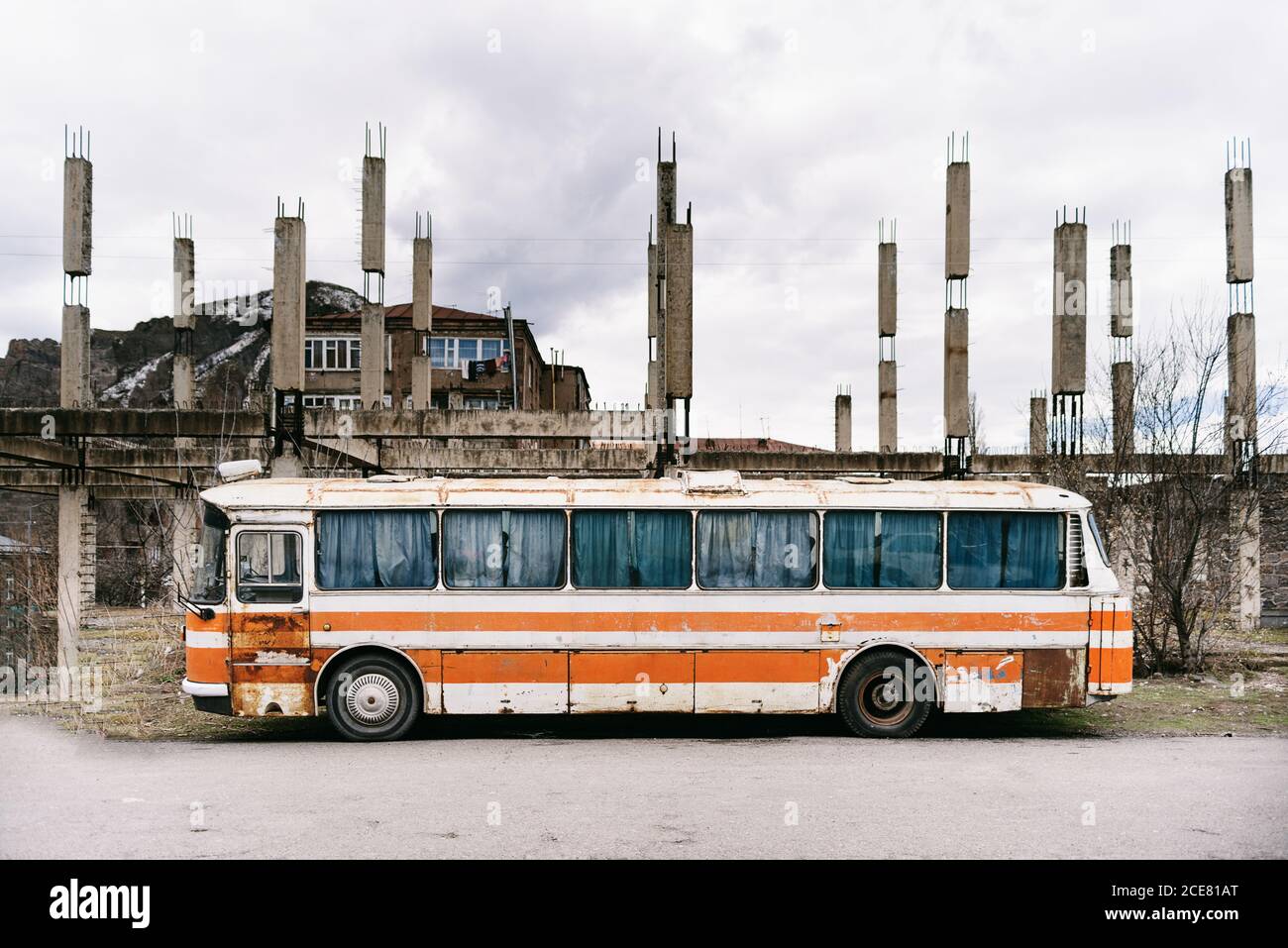 Rusty bus hi-res stock photography and images - Alamy