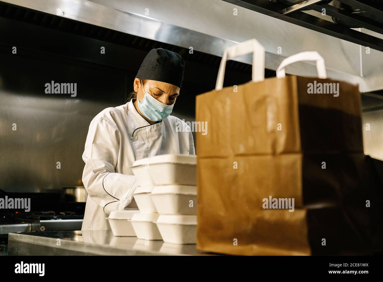 Lunch lady uniform hi-res stock photography and images - Alamy