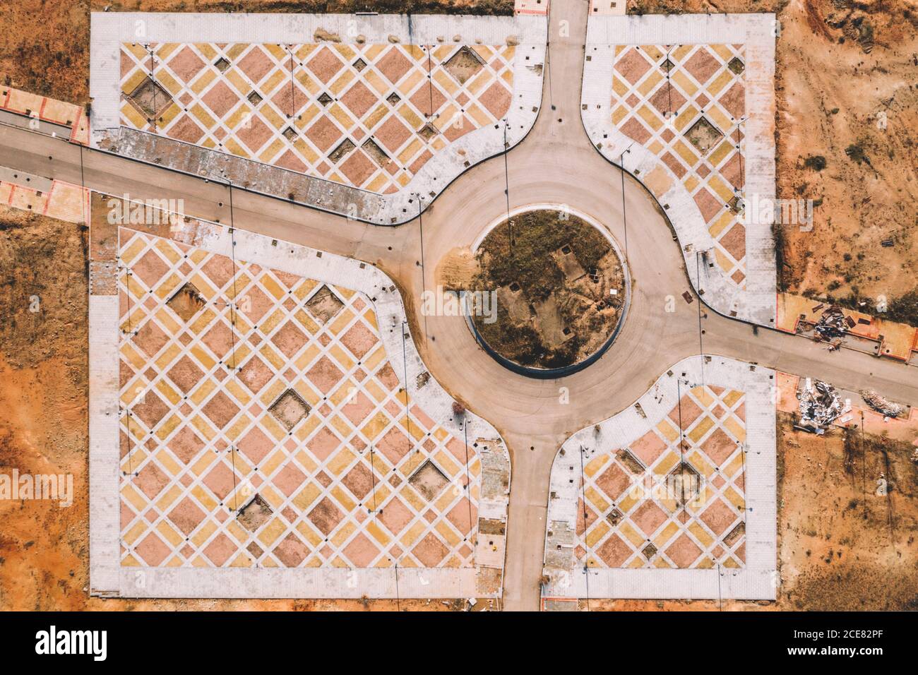 Intersection with roundabout hi-res stock photography and images - Alamy