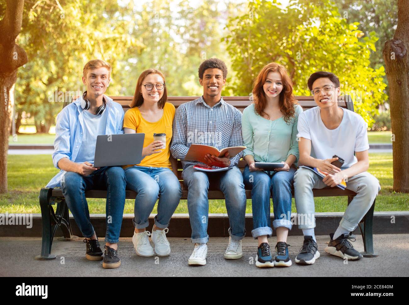 Group learning university hi-res stock photography and images - Alamy