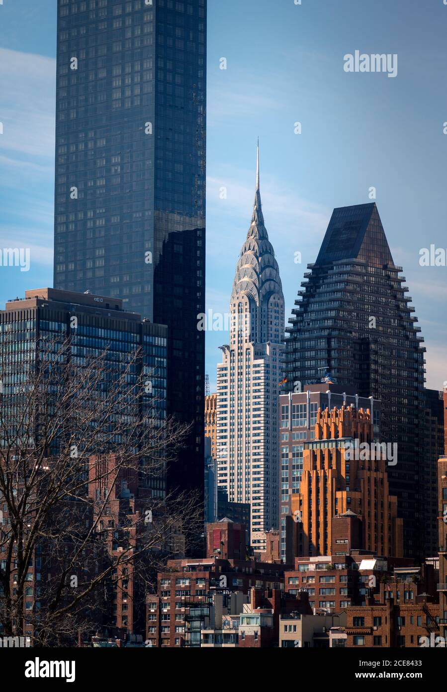 Modern city street hi-res stock photography and images - Alamy