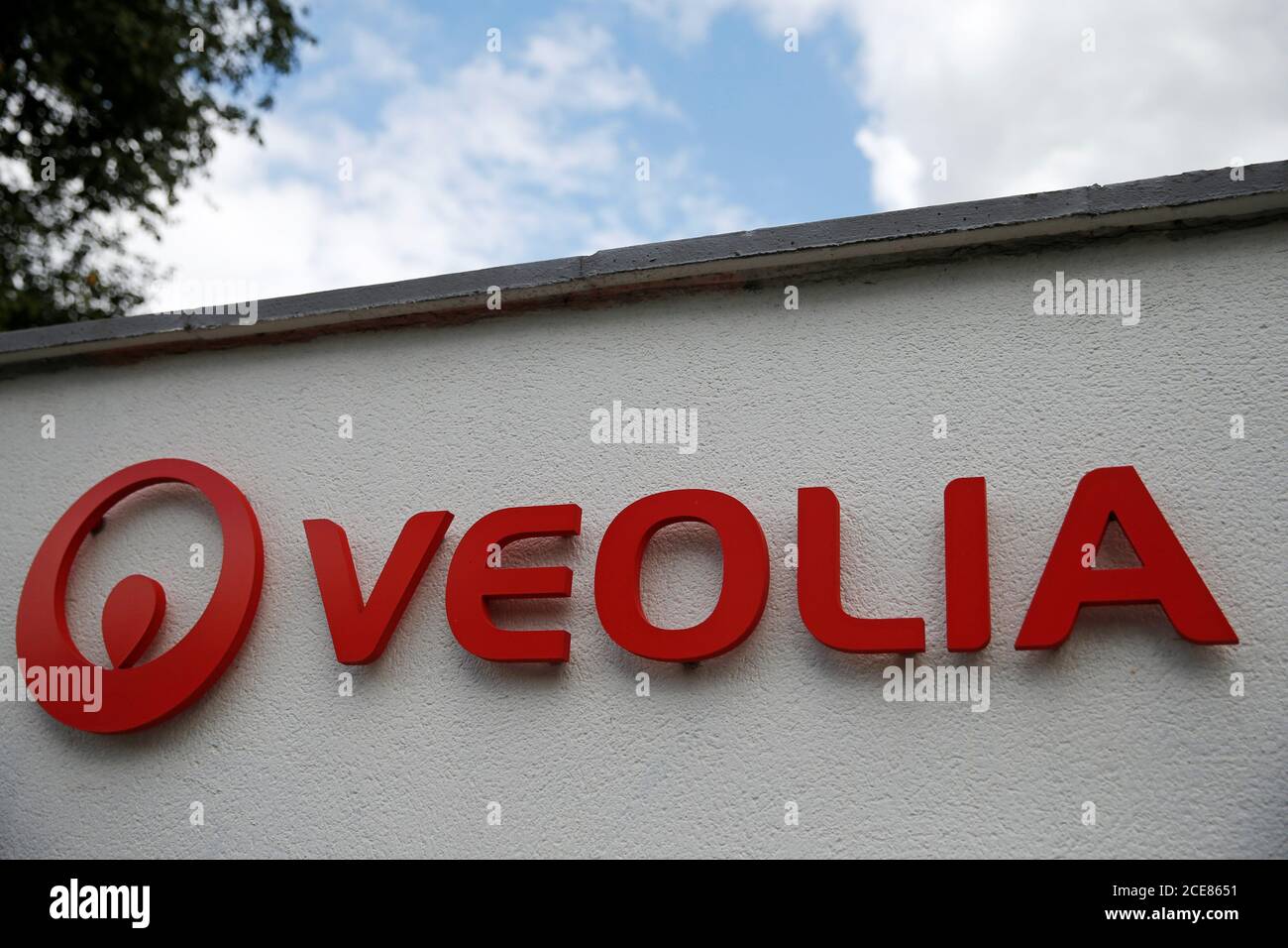 Veolia logo hi-res stock photography and images - Alamy