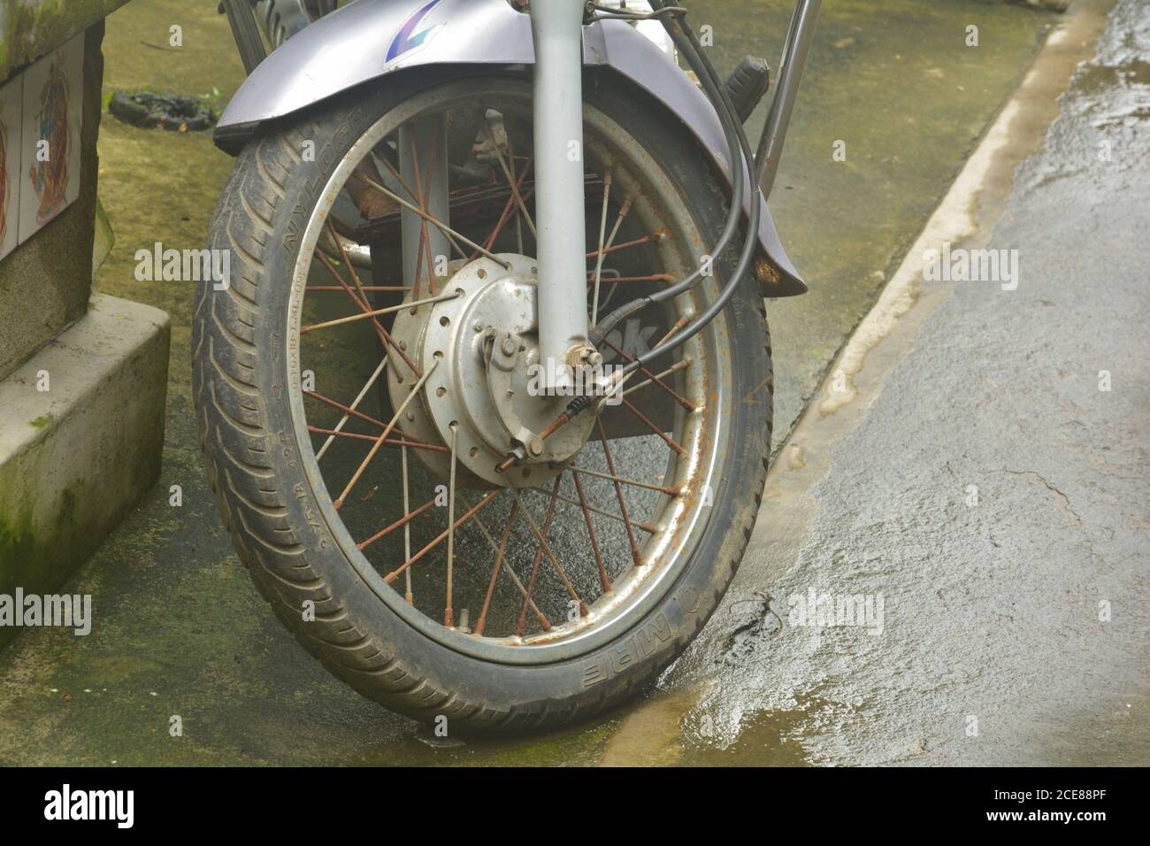 Old disc wheel hi-res stock photography and images - Alamy