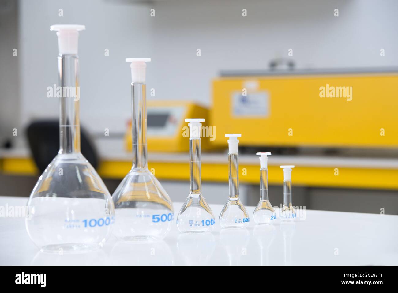 Glass flasks hi-res stock photography and images - Alamy