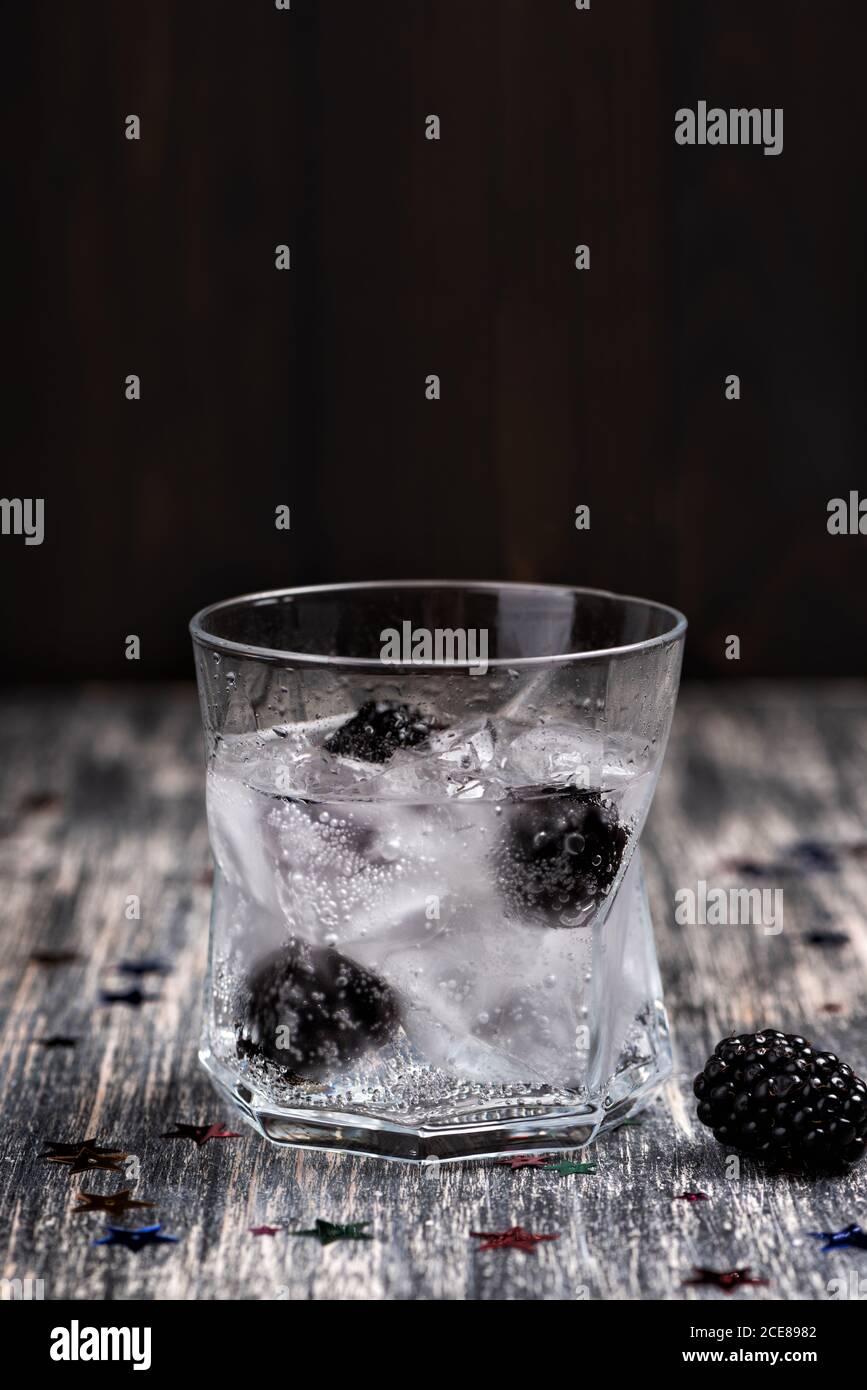 Drink sparkling hi-res stock photography and images - Alamy