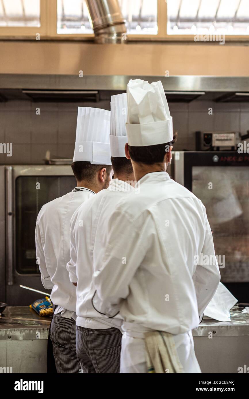 View of a modern kitchen Stock Photo - Alamy