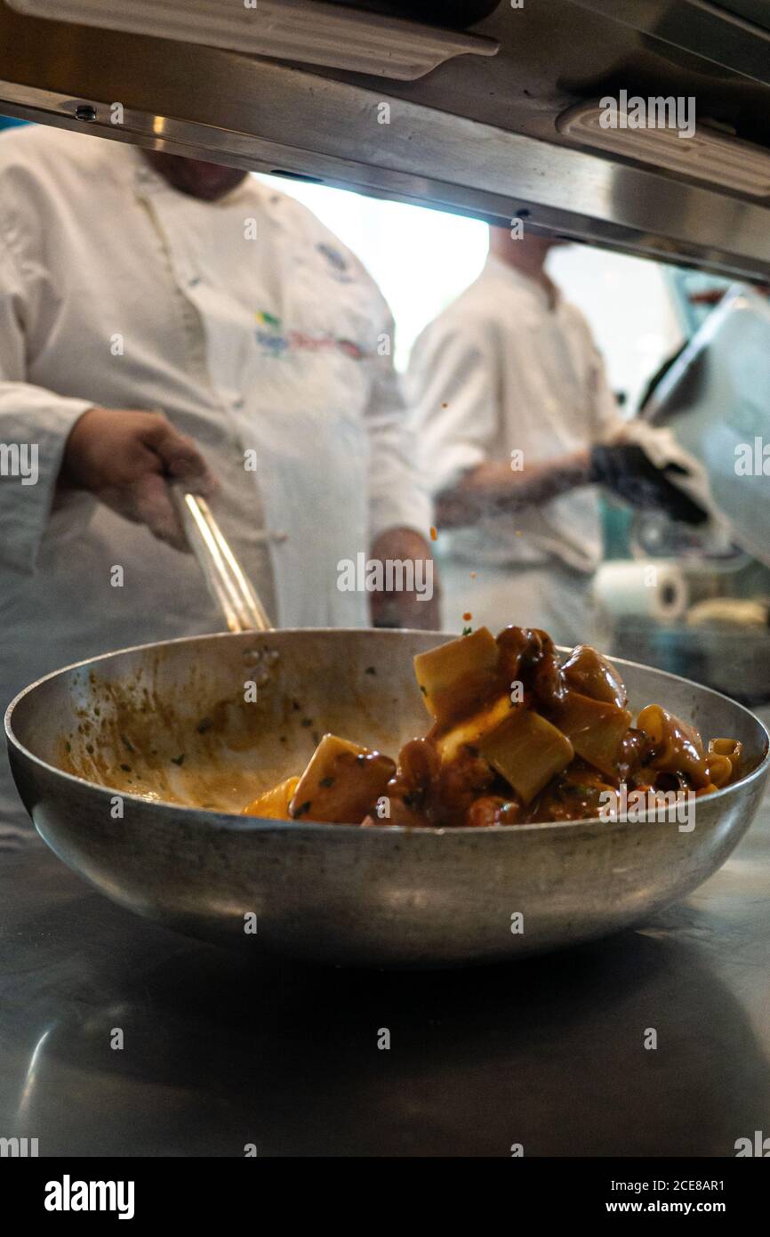 Mixing dish hi-res stock photography and images - Alamy