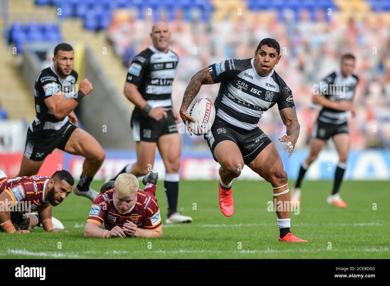 Albert Kelly of Hull FC makes a break Stock Photo - Alamy