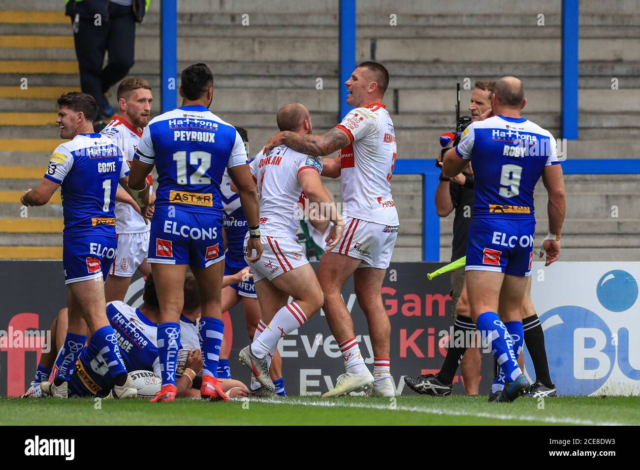 Adam Quinlan (1) of Hull KR celebrates his try Stock Photo - Alamy