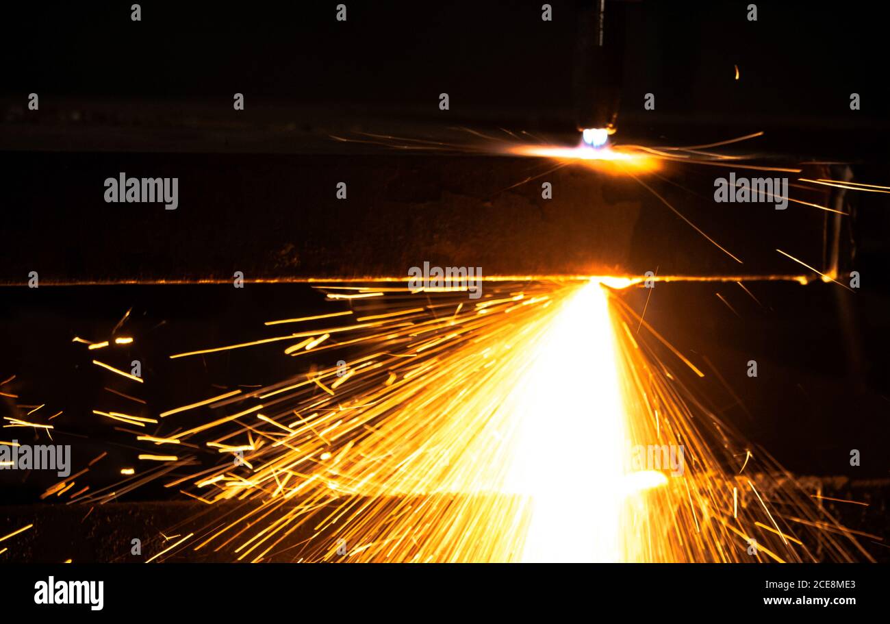 Mixture of oxygen and acetylene flame cutting iron Stock Photo - Alamy