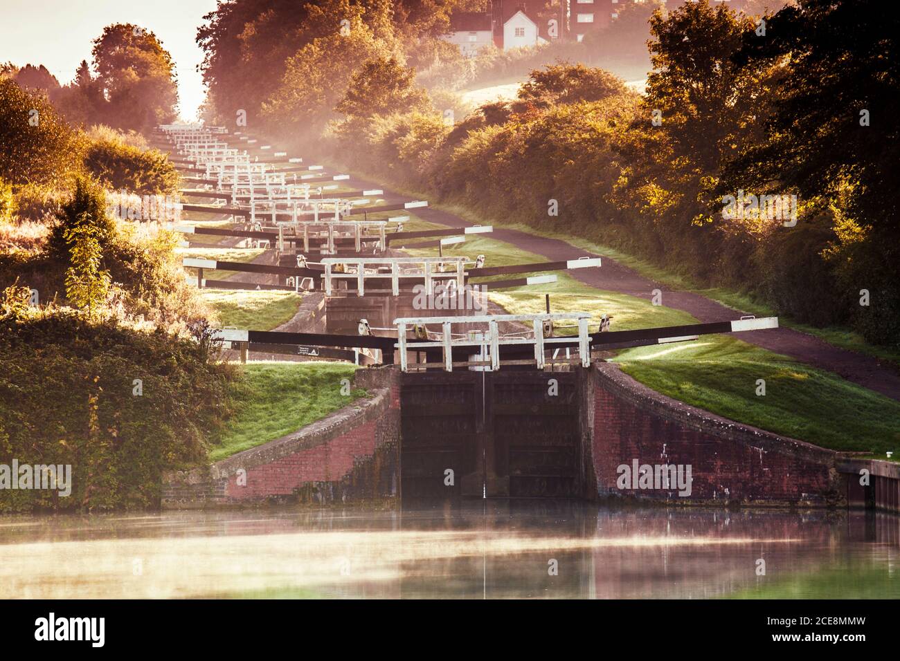 Devizes canal locks hi-res stock photography and images - Alamy