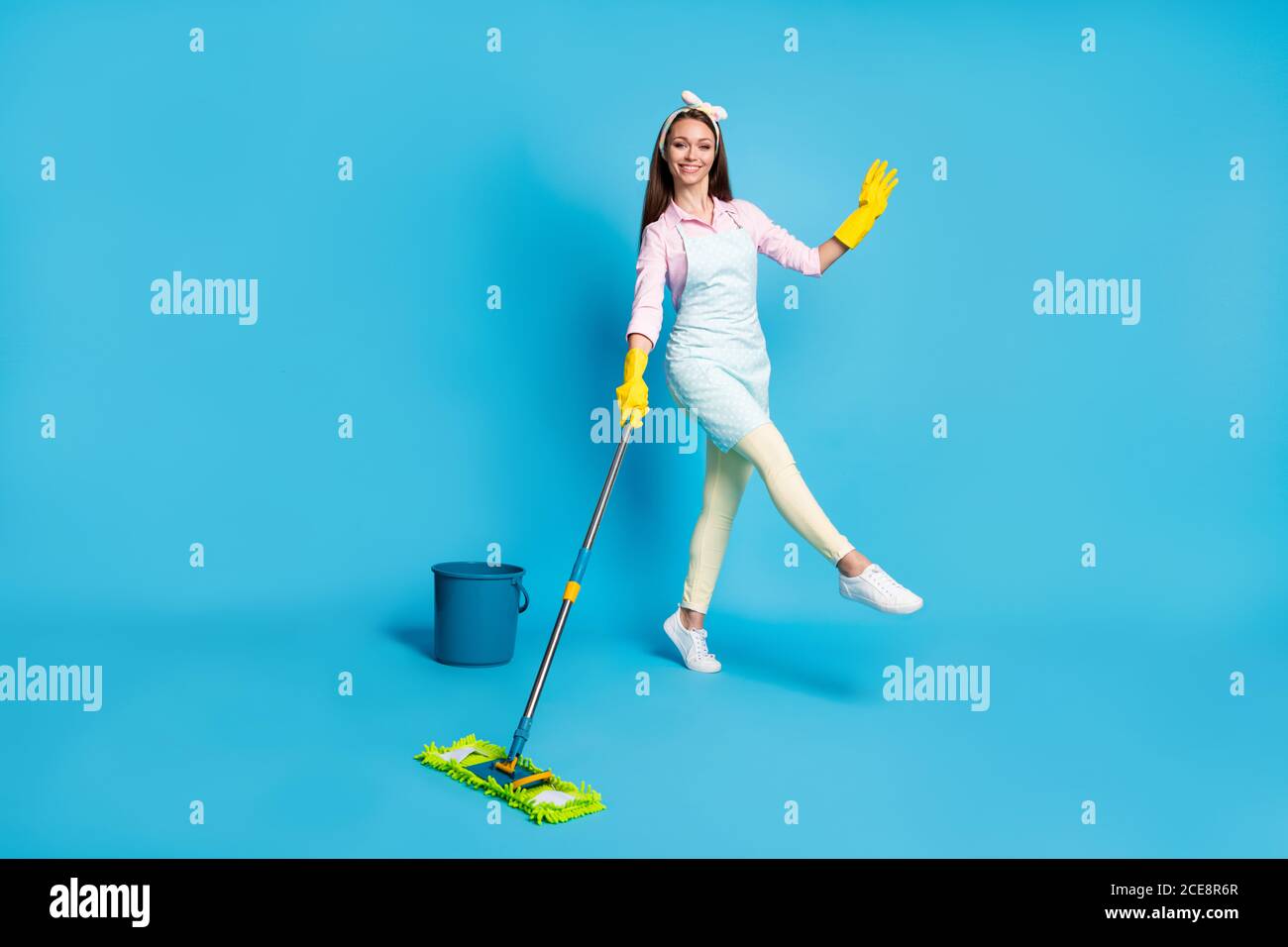 Full length body size view of her she nice attractive professional ...