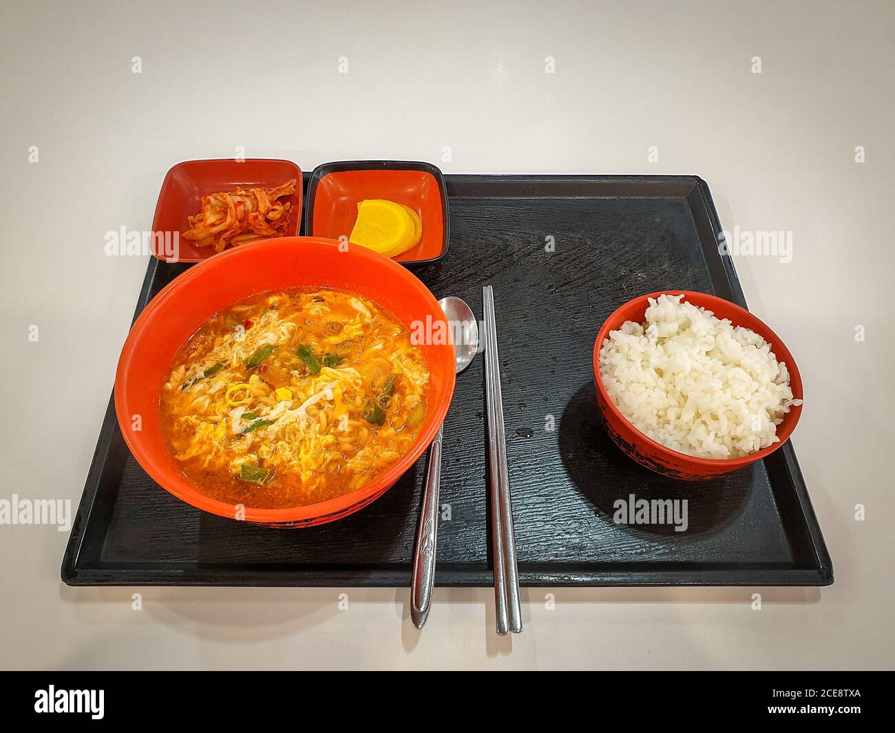 How to make korean ramyeon hi-res stock photography and images - Alamy