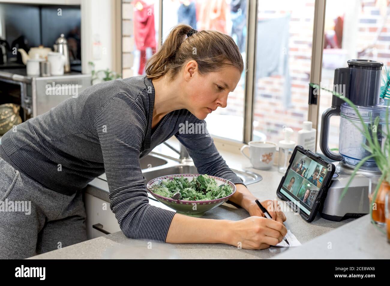 Screen of zoom meeting people hi-res stock photography and images - Alamy