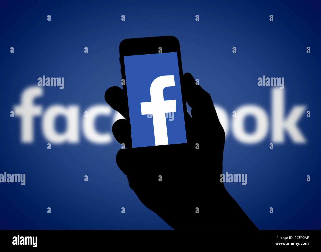 Facebook logo app icon hi-res stock photography and images - Alamy