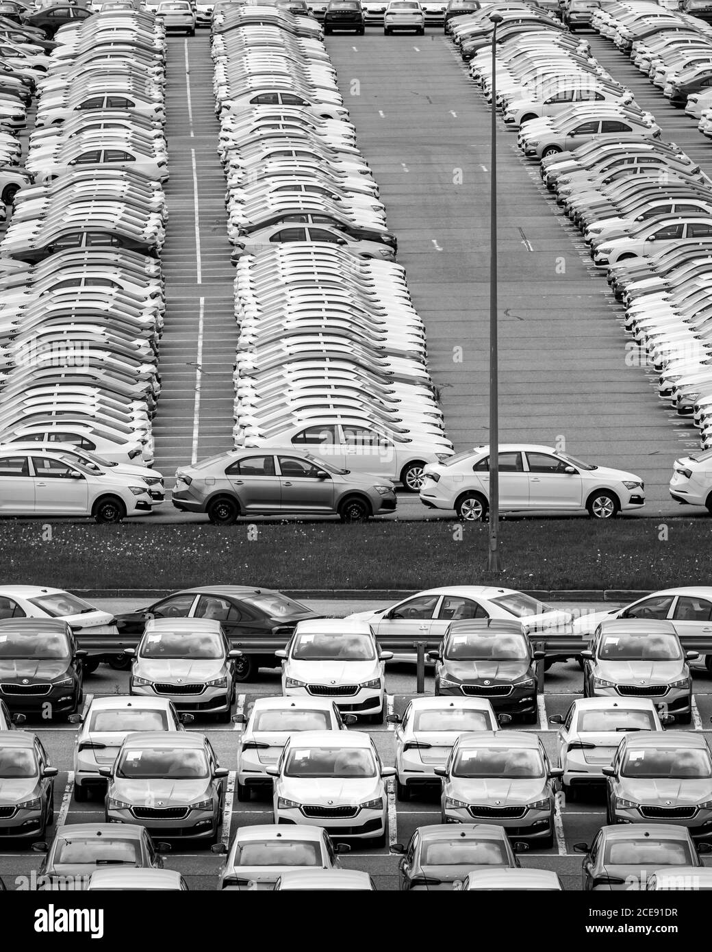 Parking lot full cars Black and White Stock Photos & Images - Alamy