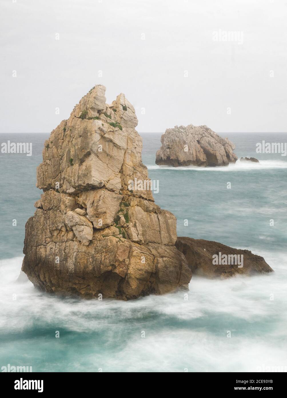 Crumbling rocks hi-res stock photography and images - Alamy