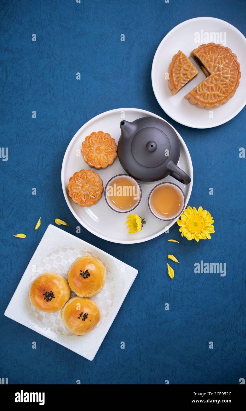 Moon cake for Mid-Autumn Festival, delicious beautiful fresh mooncake ...