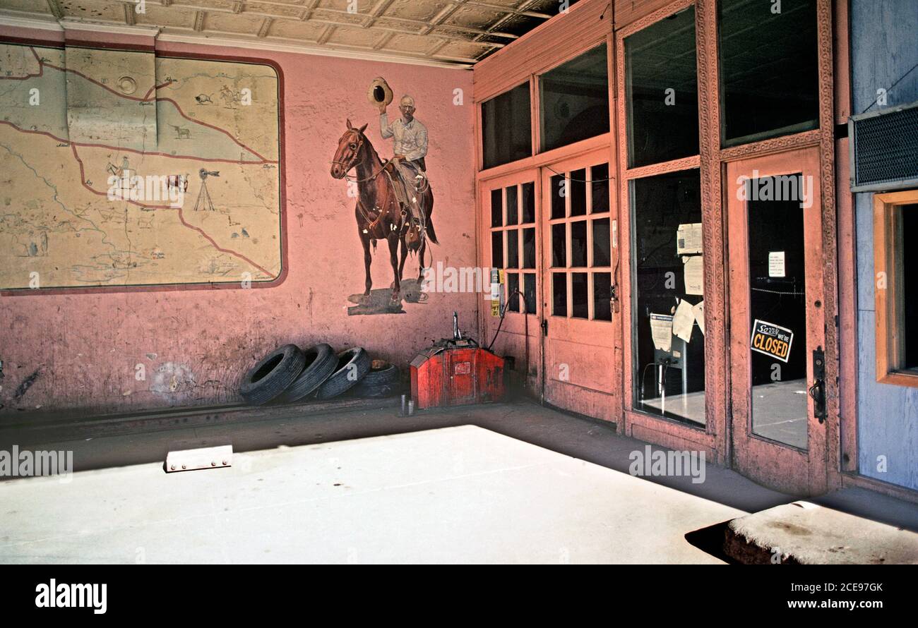 TYRE REPAIR GARAGE WITH WESTERN MURAL, DOWNTOWN LAS VEGAS, New Mexico ...