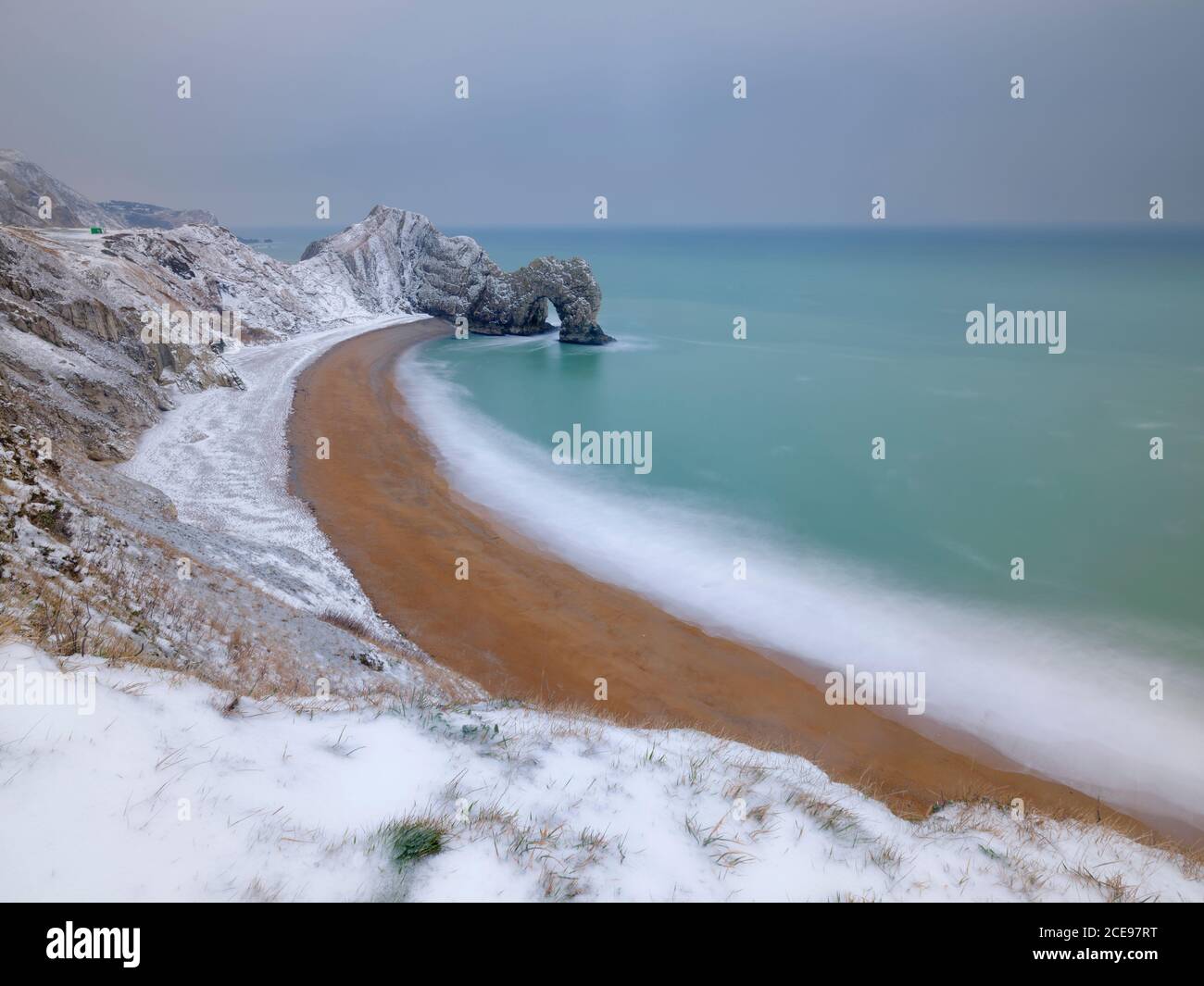 Durdle door rock arch hi-res stock photography and images - Alamy