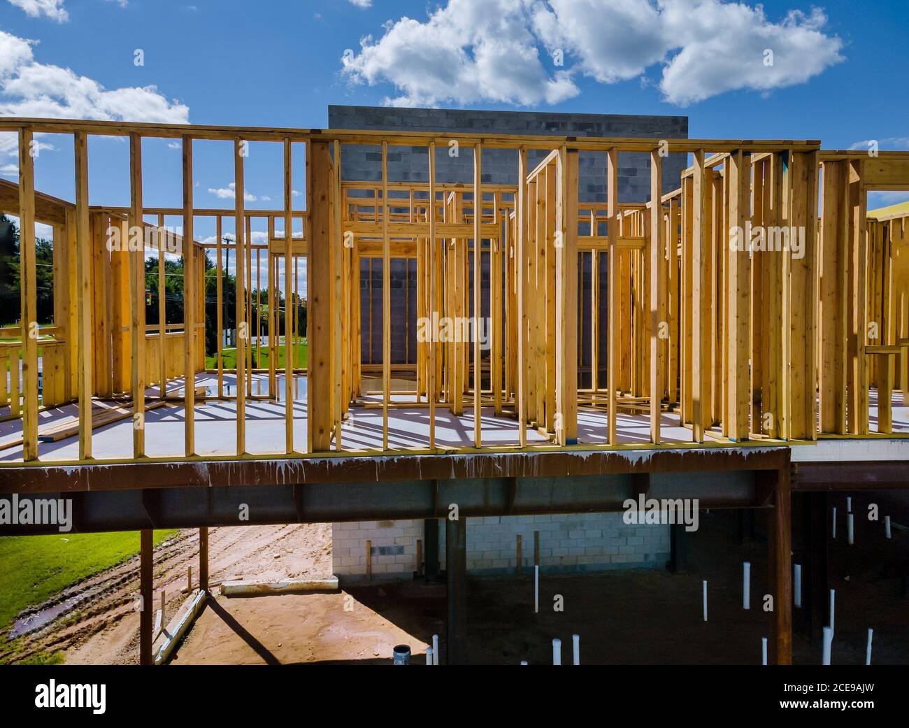 Wooden beam house residential construction home framing Stock Photo - Alamy