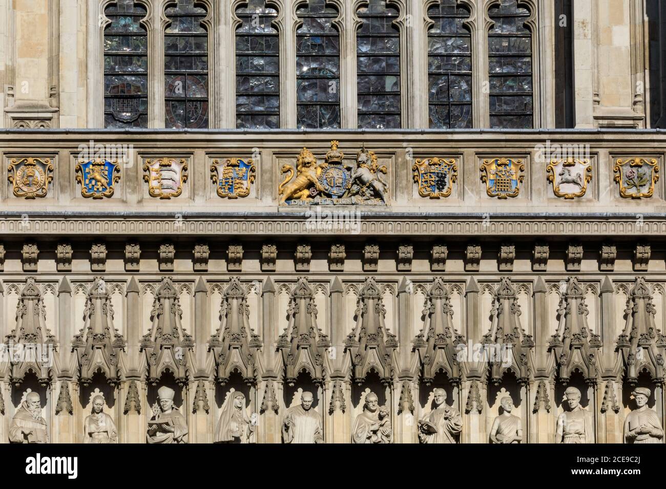 Dieu et mon Droit, Royal coat of arms of the United Kingdom (middle ...