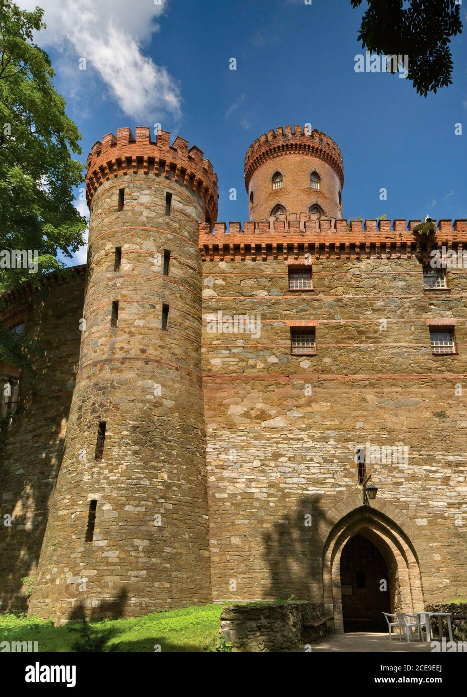 Crenellated towers and wall at Castle at Kamieniec Ząbkowicki in Lower ...