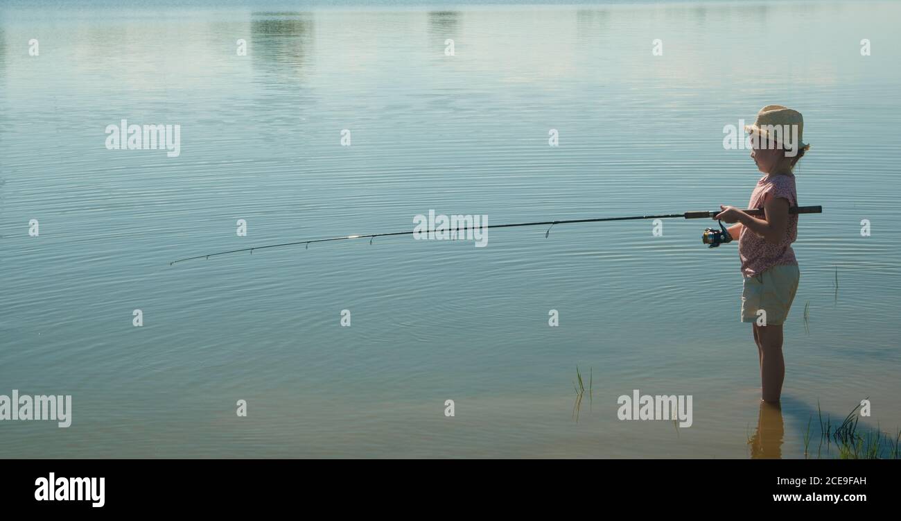 Girl child kid fishing hi-res stock photography and images - Alamy